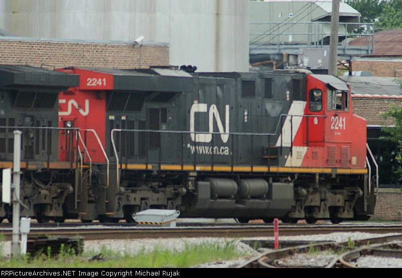 CN 2241